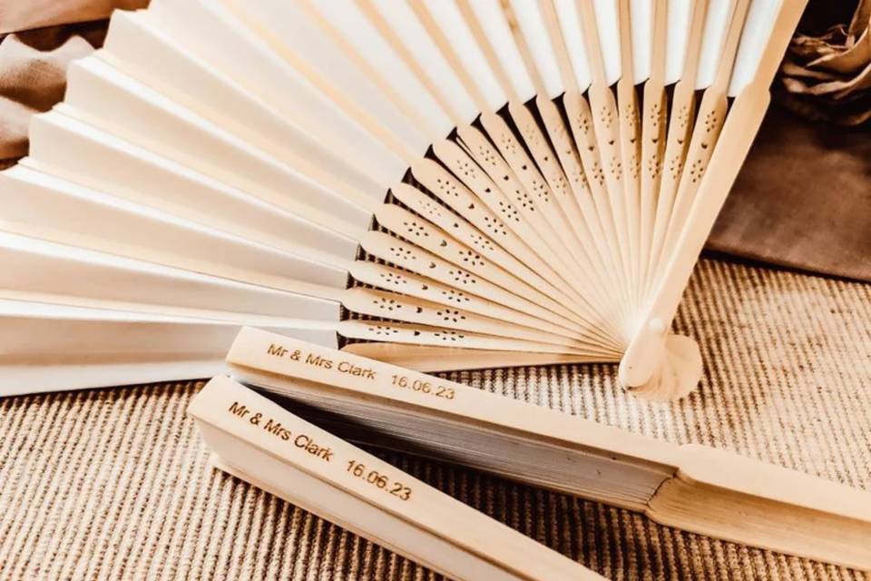 Personalized Wedding Fans: A Chic and Practical Guest Favor - Mating Press